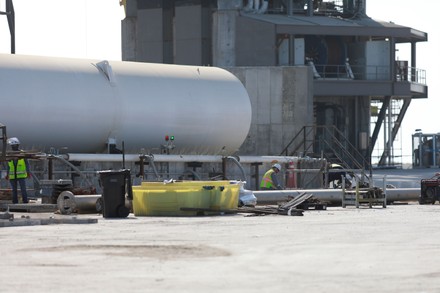 18 Orbital launch integration tower Stock Pictures, Editorial Images ...