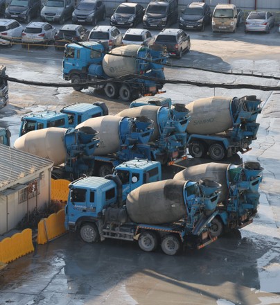Readymixedconcrete Vehicles Left Idle Remicon Plant Editorial Stock ...