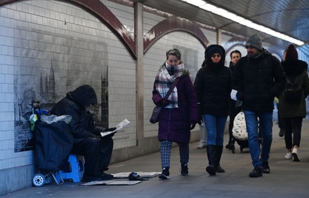Pedestrians Walk Past Homeless Man Central Editorial Stock Photo ...