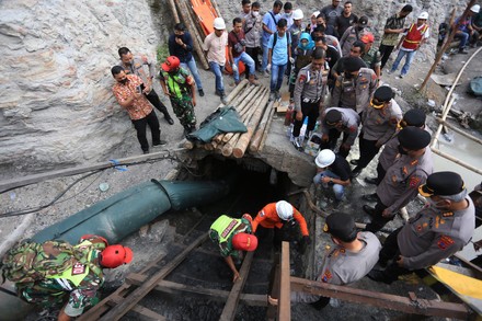 Rescuers Work Coal Mine After Explosion Editorial Stock Photo - Stock ...