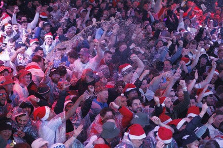 500 Crazy fans Stock Pictures, Editorial Images and Stock Photos ...