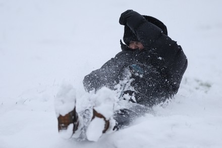 Members Public Sledge Following Heavy Snowfall Editorial Stock Photo ...