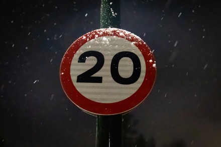 750 Speed limit sign Stock Pictures, Editorial Images and Stock Photos ...