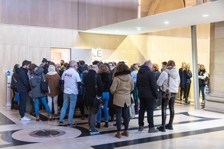 Lawyers Participants Queue Enter Temporary Courtroom Editorial Stock ...