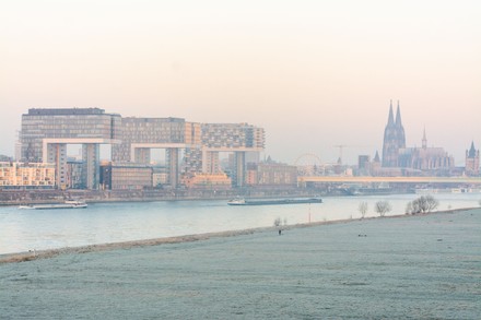 __COUNT__ Frost Weather In Cologne, Germany - 13 Dec 2022 Stock ...