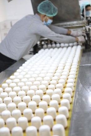 Palestinian Workers Prepare Vanilla Candy Known Editorial Stock Photo ...