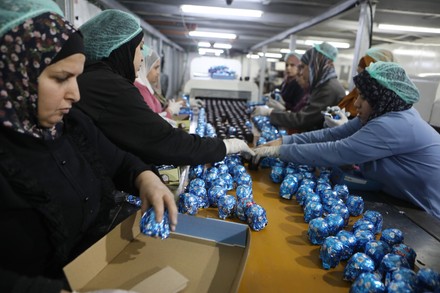 Palestinian Workers Prepare Vanilla Candy Known Editorial Stock Photo ...