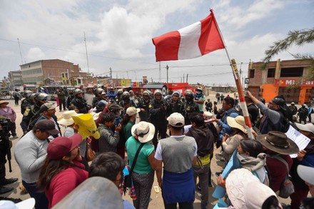Peruvian Police Officers Speak Community One Editorial Stock Photo ...