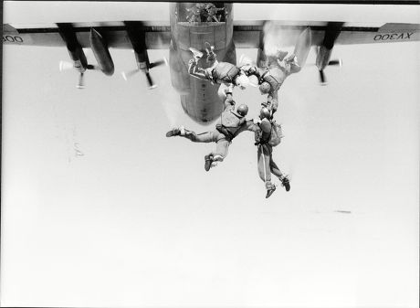 100 Free fall parachuting Stock Pictures, Editorial Images and Stock ...