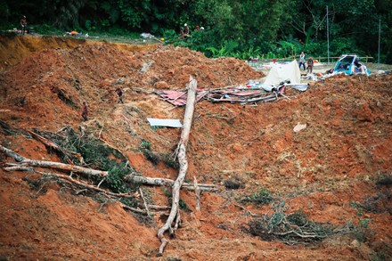 Malaysia Authorities Inspect Location After Landslide Editorial Stock ...