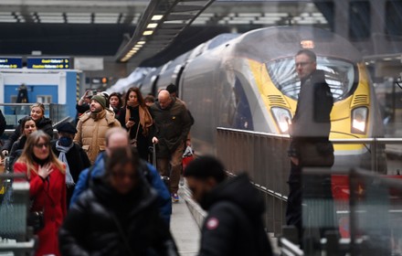 Commuters Disembark Eurostar Train Eurostar Terminal Editorial Stock ...
