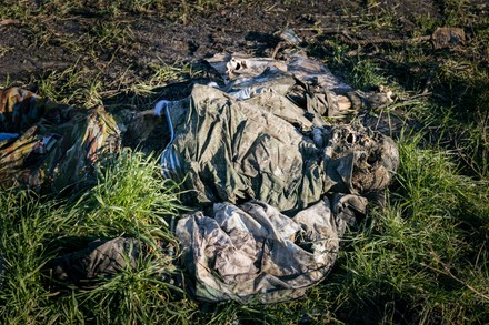 Ukrainian Soliders Recovering Bodies 6 Russian Editorial Stock Photo ...