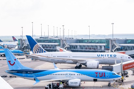 2,000 Grounded aircraft Stock Pictures, Editorial Images and Stock ...