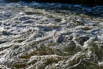 500 Fast moving water Stock Pictures, Editorial Images and Stock Photos ...