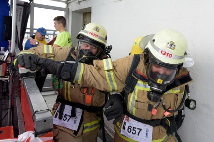 Firefighter Stair Run Firefighters Full Protective Editorial Stock ...
