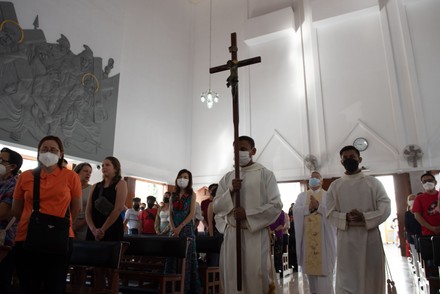 Christians Attend Mass Eucharist Ceremony Sacred Editorial Stock Photo ...