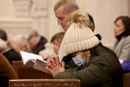 Parishioners Pray Sing During Christmas Midnight Editorial Stock Photo ...
