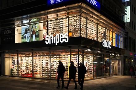 People Front Snipes Department Stores Chain Editorial Stock Photo ...