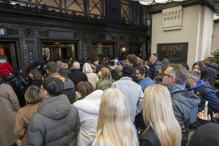 Customers Enter Selfridges Department Store Oxford Editorial Stock ...