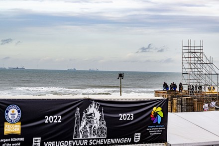 Construction Bonfires On Beaches Duindorp Scheveningen Editorial Stock ...