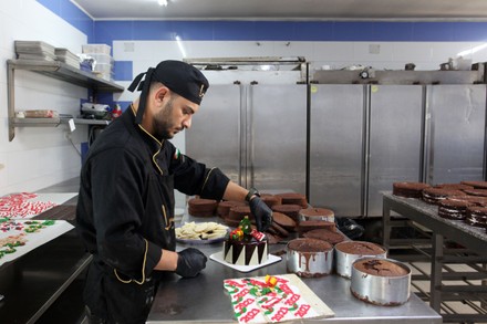 Palestinian Chefs Make Decorated Cakes Celebrate Editorial Stock Photo ...