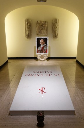Pope Callixtus Iii S Tomb Crypt Editorial Stock Photo - Stock Image ...