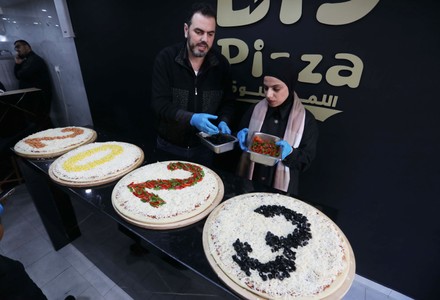 20,000 Pizza Stock Pictures, Editorial Images and Stock Photos ...