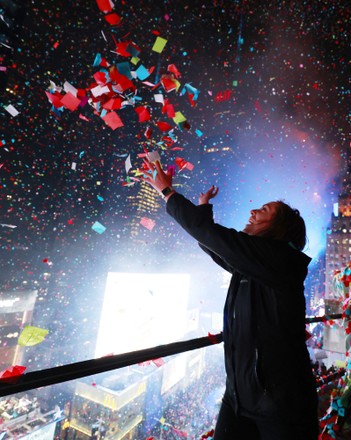 Nypd Police Officer Walks Through Confetti Editorial Stock Photo ...
