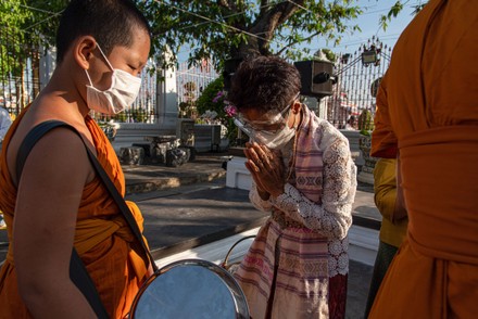 Buddhist Devotee Pays Respect Buddhist Monk Editorial Stock Photo ...