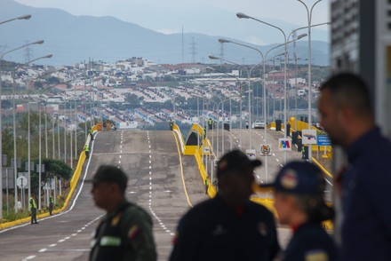 500 Colombia venezuela border crossing Stock Pictures, Editorial Images ...