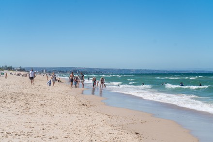 People Enjoying Hot Weather Beach Temperatures Editorial Stock Photo ...