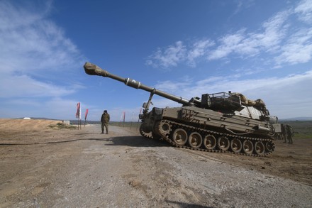 Israeli Soldiers Stand Near M109 155mm Editorial Stock Photo - Stock ...