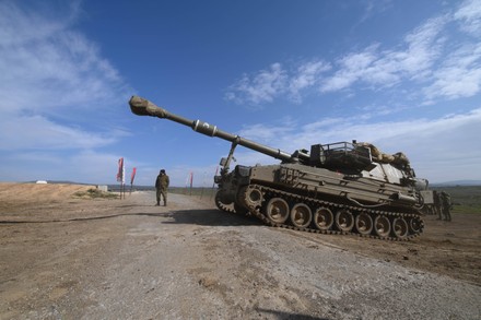 Israeli Soldiers Stand Near M109 155mm Editorial Stock Photo - Stock ...