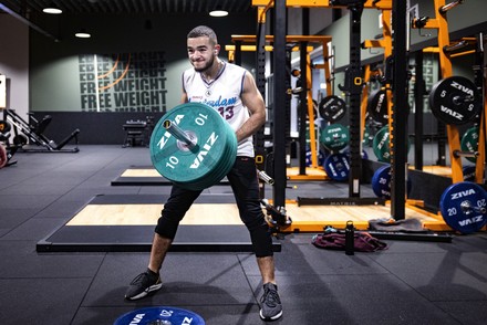 250 Basic fit Stock Pictures, Editorial Images and Stock Photos ...