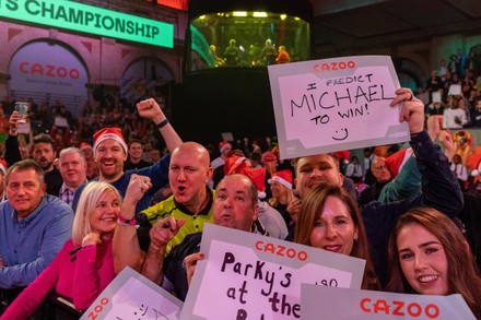 Darts Fans Crowd Spectators Before Pdc Editorial Stock Photo - Stock ...