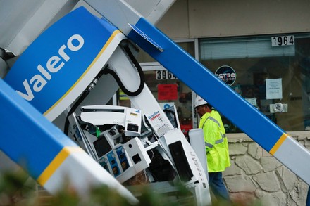 Canopy Valero Gas Station Toppled Over Editorial Stock Photo - Stock ...