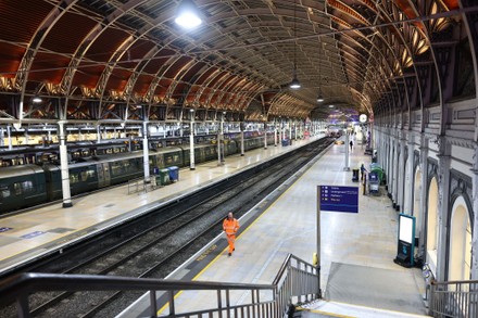 Deserted Platforms Paddington Station London On Editorial Stock Photo ...