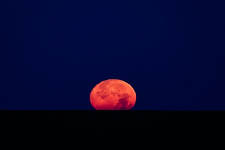 Moon Setting During Stage 6 Dakar Editorial Stock Photo - Stock Image ...