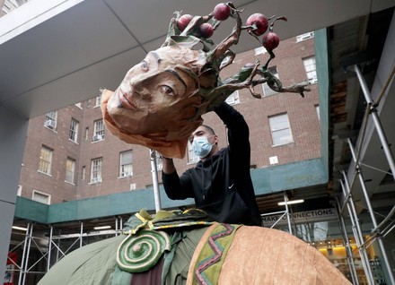 Puppeteers Assembled Giant 12foottall Puppets Representing Editorial ...