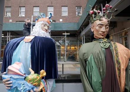 Puppeteers Assembled Giant 12foottall Puppets Representing Editorial ...