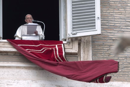 Pope Francis Delivers His Sunday Angelus Editorial Stock Photo - Stock ...