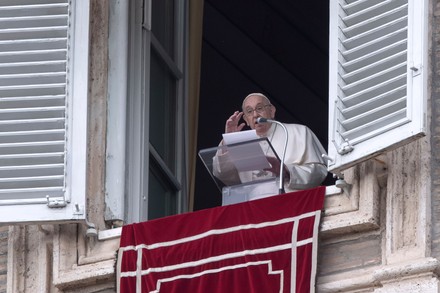 Pope Francis Delivers His Sunday Angelus Editorial Stock Photo - Stock ...