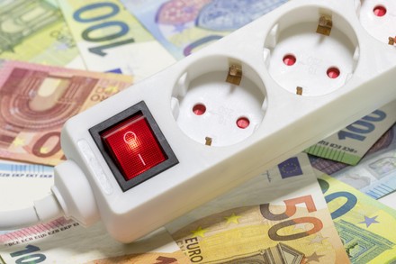 3,000 Euro currency banknotes Stock Pictures, Editorial Images and ...