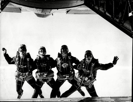 100 Free fall parachuting Stock Pictures, Editorial Images and Stock ...