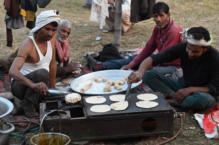 Pilgrims Cooking Food Babughat Transit Camp Editorial Stock Photo ...