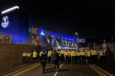 Everton Fans Welcome Team Coach Arrives Editorial Stock Photo - Stock ...