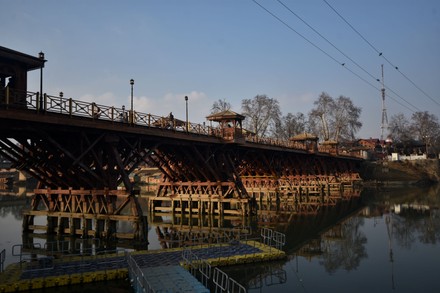 View Jhelum River Snow Covered Zabarwan Editorial Stock Photo - Stock ...