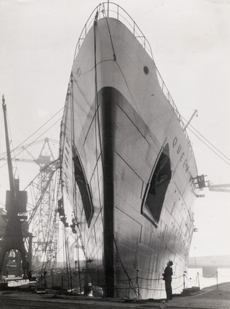 September 1934 Queen Mary Ocean Liner Editorial Stock Photo - Stock ...