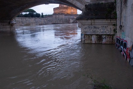 Flood Tiber Seen Ponte Umberto Rome Editorial Stock Photo - Stock Image ...