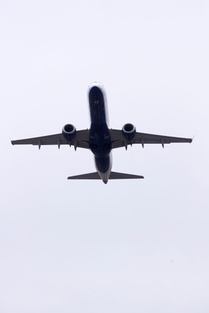Jetblue Airlines Flight Takes Off Runway Editorial Stock Photo - Stock ...